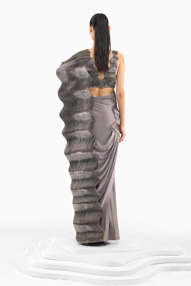 GUNMETAL RIPPLE SAREE – Rimzim Dadu